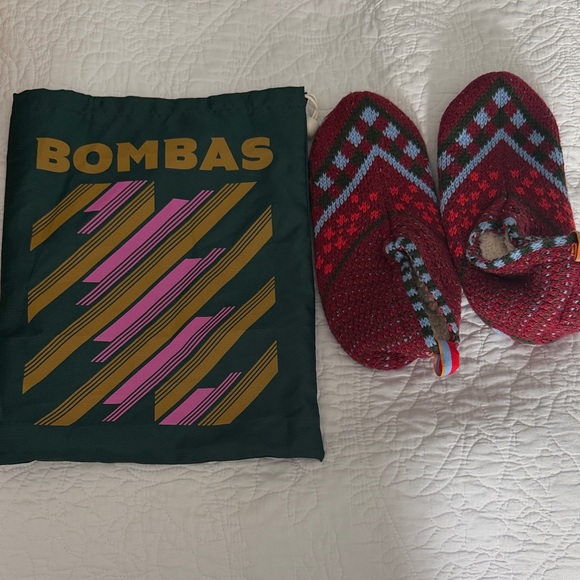 Bombas | Shoes | Bombas Red And Gray Knit Slippers With Bag | Poshmark